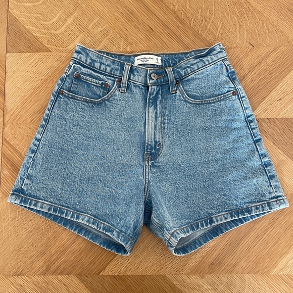 Abercrombie & Fitch | Shorts | Abercrombie Curve Love High Rise Dad ...